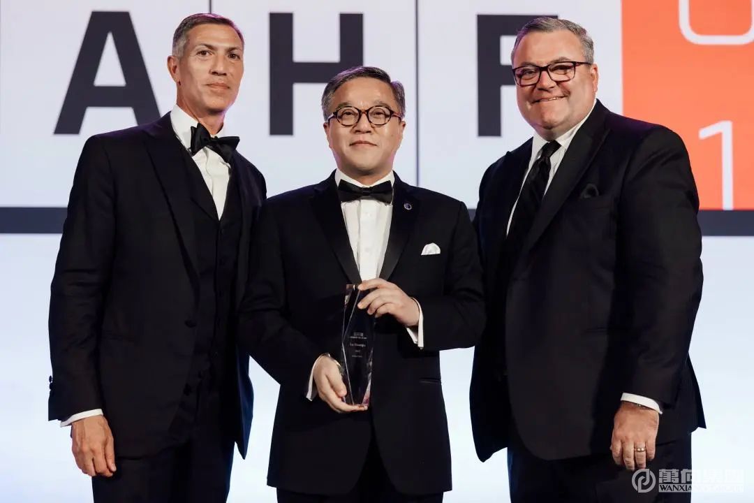 Lu Weiding Net Worth, Age, Family & Biography