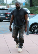 Kanye West Net Worth, Age, Family & Biography